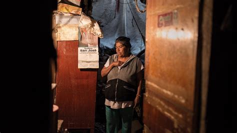 México tiene 53 4 millones de pobres el 43 6 de su población