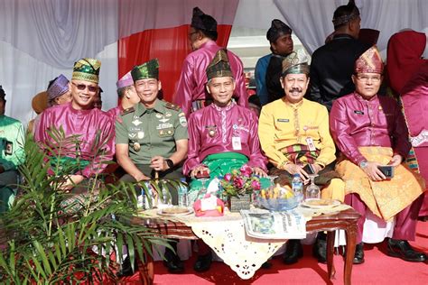 Pemko Pekanbaru Gelar Upacara Bendera HUT Kota Ke 235 Di Komplek