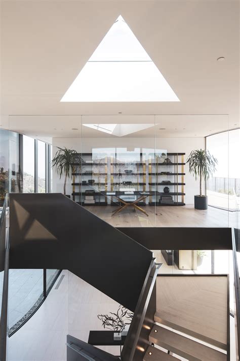 Three Pronged Orum Residence By Spf Architects Offers Sweeping Views Of Bel Air