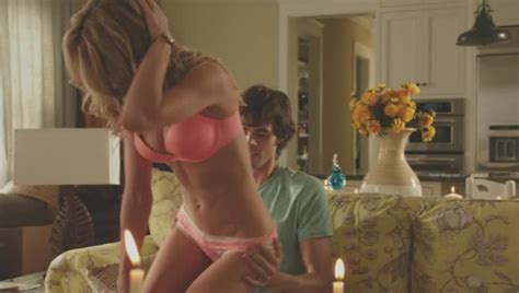Naked Virginia Williams In 10 Rules For Sleeping Around