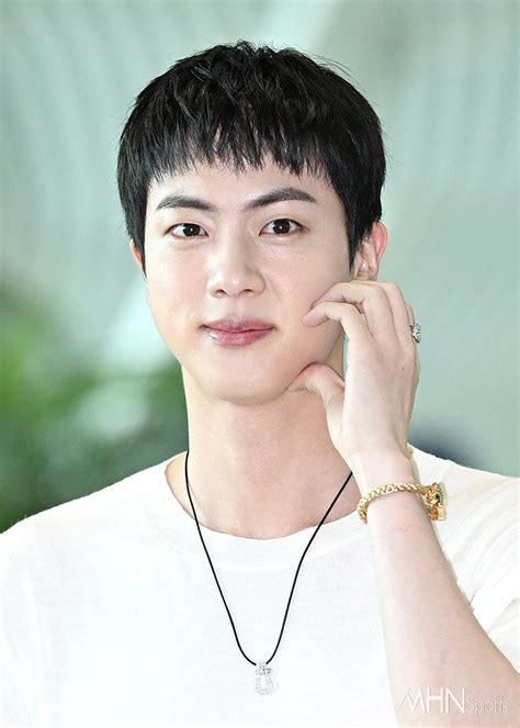맏형 열일에 빈틈없는 Bts 군백기진 슈퍼 참치 이어 솔로 컴백