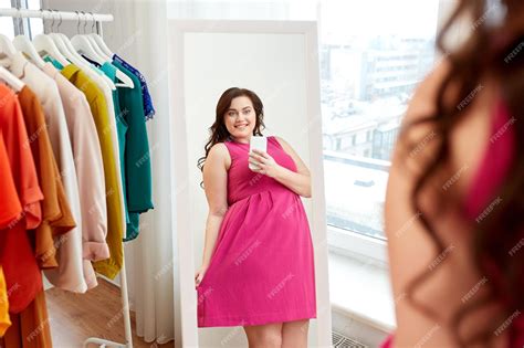 Premium Photo Plus Size Woman Taking At Mirror Selfie At Home