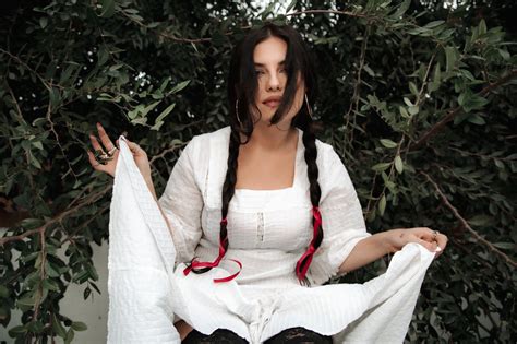 Flaunt Premiere Natasha Hunt Lee Releases Unapologetic Anthem Half Baked