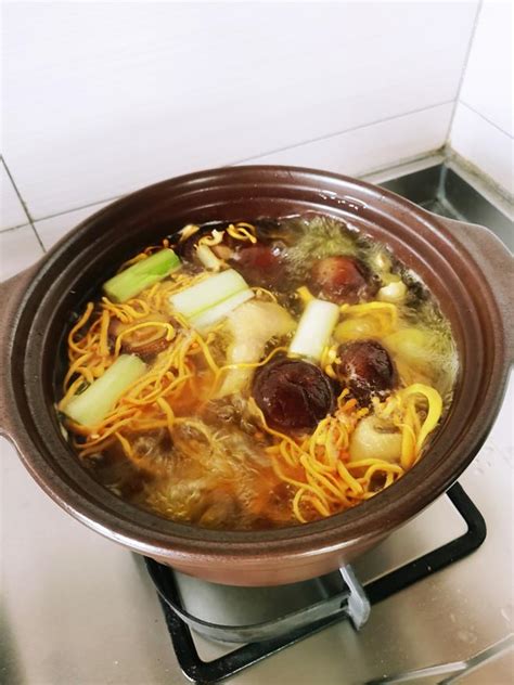 【虫草鸡汤的做法步骤图，虫草鸡汤怎么做好吃】爱做饭的霏妈下厨房