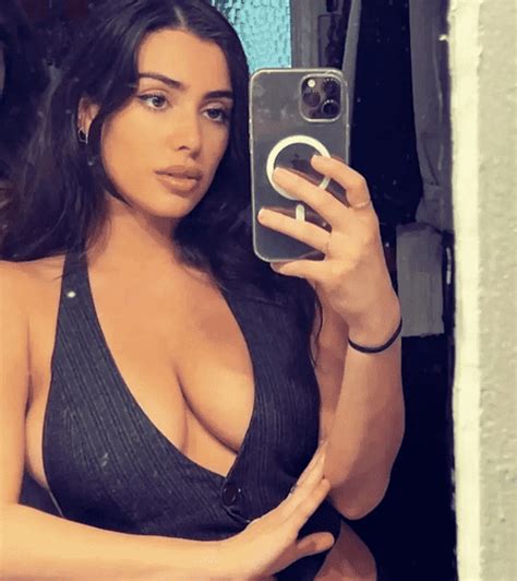 Kanye Wests Wife Bianca Censori Goes Braless Expert Reveals How It