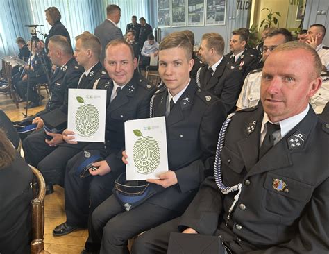 Wysokie dotacje dla jednostek OSP z trzech powiatów Strażacy podpisali