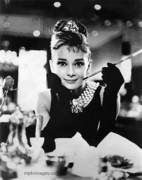 写真26｜写真展「オードリー・ヘプバーン」玉川タカシマヤで、ファッション＆映画＆プライベート写す約150点 ファッションプレス