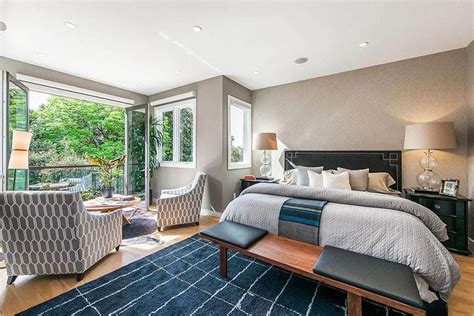 33 Inviting Bedroom Sitting Area Ideas