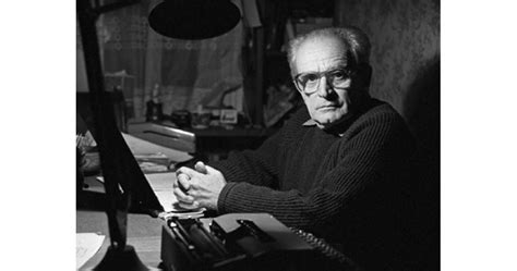 Слагат паметна плоча на дома на Валери Петров на рождения му ден