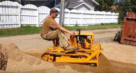 Dont Let This Adorable Mini ‘cat Dozer Fool You Its Got Small Scale Capability Equipment World
