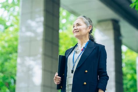 高年齢者雇用のメリットは？活用できる助成金は？ Hr Get 日本シャルフ