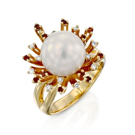Round Pearl Garnets And Diamonds Chunky Ring Yellow Gold Holygems