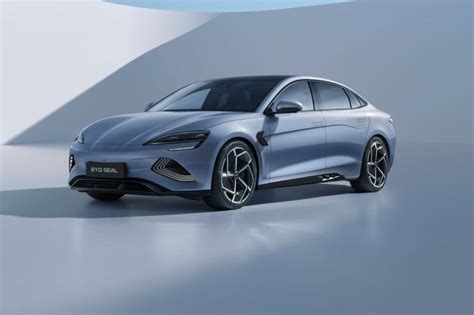 Byd вот вот обгонит Tesla и станет крупнейшим в мире производителем