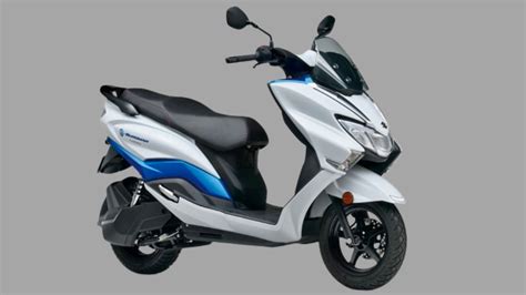 Suzuki E Burgman Electric Scooter With Swappable Battery Fully Unveiled