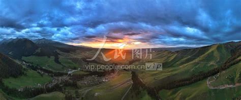 新疆特克斯原生态村落景如画 人民图片网