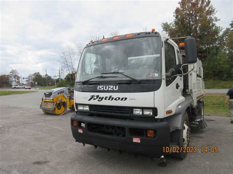 2008 Izuzu 2010 Python 3000 Sweeper Online Government Auctions Of Government Surplus Municibid