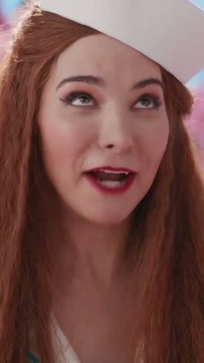 چرا پاهای مارگو رابی در فیلم باربی جنجال به پا کرد ؟ 🦶🏻 Shorts Youtube