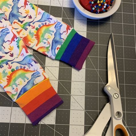 How To Mend A Hole In Fabric Sewing Sewing Diy Sewing Tutorials Sewing Machine Projects