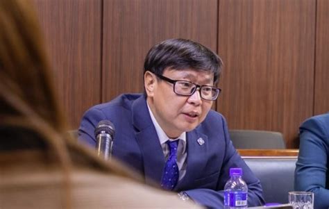 Боловсролын сайд П Наранбаяр төрийн өмчийн их дээд сургуулиудын ҮЭХ дын удирдлагатай уулзжээ