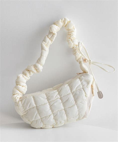 코지 셔링 구름 숄더 크로스백 에이블리