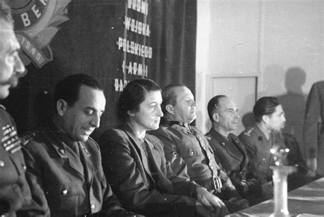 Stalin w spódnicy czyli Wanda Wasilewska Portal historyczny