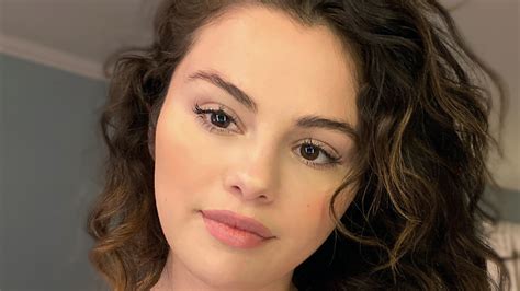 2560x1440 Resolution 4K Selena Gomez without Makeup 2020 1440P Resolution Wallpaper - Wallpapers Den