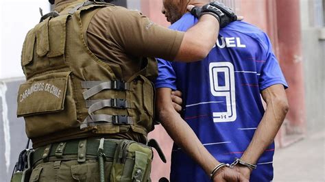 Delincuencia En Chile El 49 Culpa A La Inmigración Irregular Según