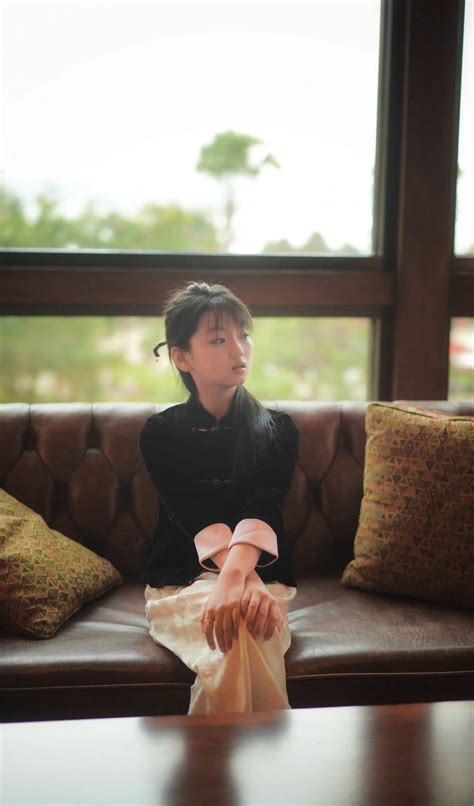 《爸爸去哪儿》阿拉蕾长成小美人 穿黑马褂好英气 搜狐大视野 搜狐新闻