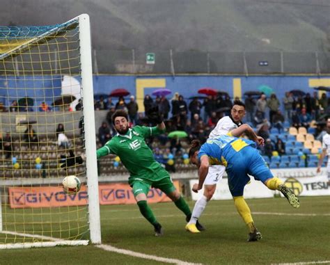 Carrarese Un Match Clou Per La Corsa Al Quarto Posto Il Tirreno