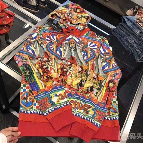 臭名昭著的dg的产品设计怎么样东北大花袄即时感满眼图案晃眼 搜狐大视野 搜狐新闻