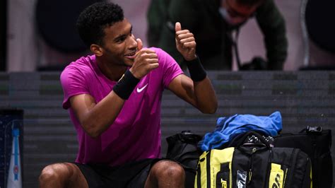 Tennis Félix Auger Aliassime Vient Finalement à Bout De Yoshihito