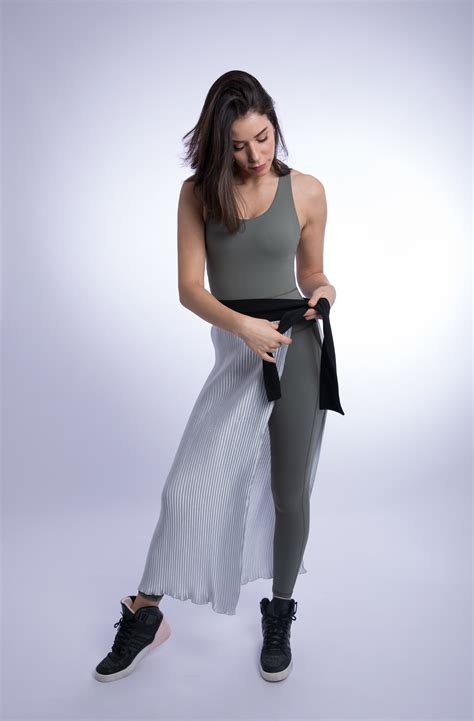 Diva Semi Skirt Statement Piece Bonelement
