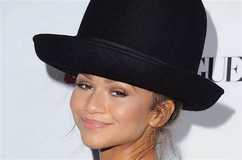 Zendaya Hat Theory Sends Tiktok Into A Frenzy As Ominous Outfit