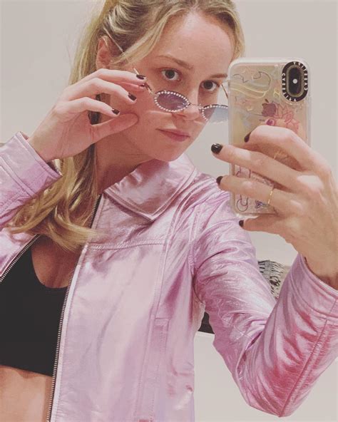 Fun Brie Larson Mirror Selfie Celeblr