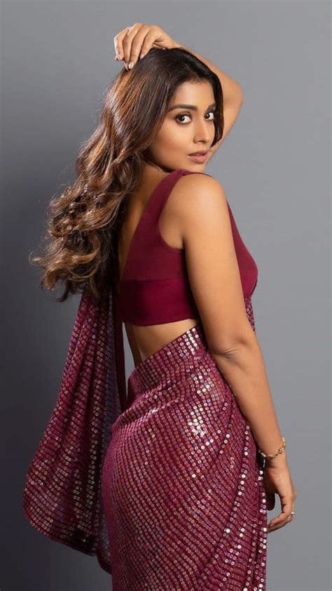 Actress Shreya Latest Pictures நடிகை ஸ்ரேயாவின் லேட்டஸ்ட் க்ளிக்ஸ்