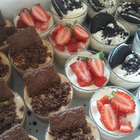 A Sip Of Earl Grey Tea ဒီနေ့ နားရက်ရတာနဲ့ အိမ်ကစာအုပ်စင်ကို သွားဖြိုနေတာ အောက်ဆုံးအဆင့်မှာ ထွက