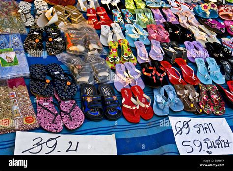 Shoes market hi-res stock photography and images - Alamy