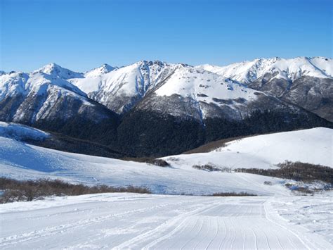 Villa La Angostura La Temporada De Invierno Será Clave Para La