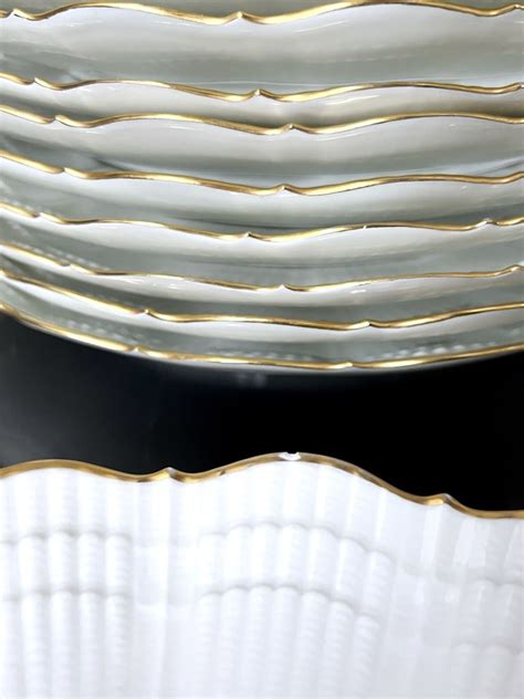 Assiettes plates en porcelaine de Limoges Lignes croisées