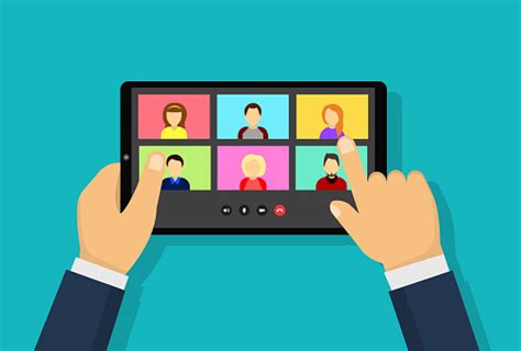 태블릿 화면에서 사람들과 화상 회의 동료들은 랩톱 화면에서 서로 이야기합니다 집에서 일하는 화상 통화 온라인 컨퍼런스 가족 거리 통신 Live Event에 대한 스톡 벡터