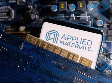 Hoa Kỳ điều Tra Công Ty Bán Thiết Bị Sản Xuất Chip Cho Trung Quốc