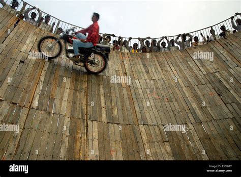 Dare Devil Performer Performing On Well Of Death At Annual Pandharpur