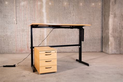 Steelcase Elektrisch Höhenverstellbarer Schreibtisch Buche 160×80