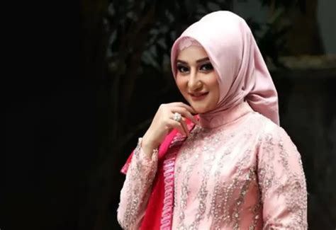 Profil Biodata Merthy Kushandayani Istri Irjen Teddy Minahasa Lengkap
