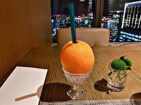 Furan｜1人ホテルステイ女子♡ On Twitter The Okura Tokyoのクラブラウンジではオレンジを丸ごと使った搾りたて