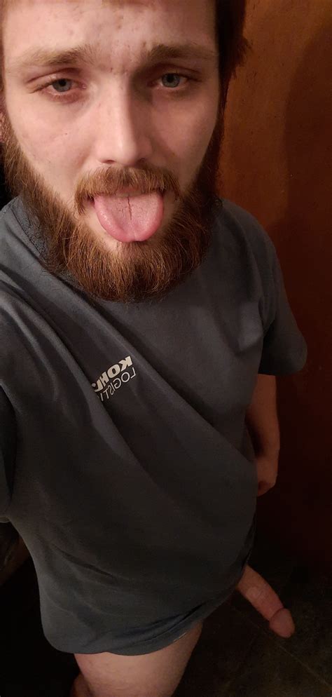 Rocking Out With My Cock Out 🤷🏼‍♂️ Scrolller