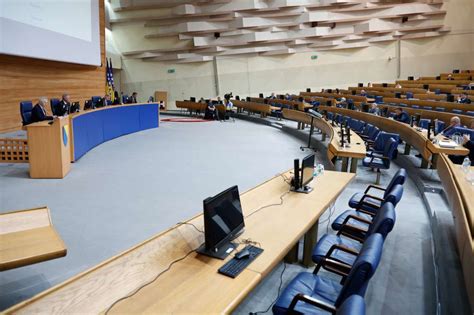 PSBiH Pred Poslanicima Sutra Dva Prijedloga Dopuna Izbornog Zakona