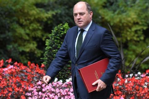 英国防大臣：英将很快决定是否用华为5g设备手机新浪网