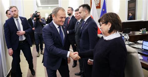 Nowy rząd wykorzystuje pomysł PiS Posłowie mają dodatkowe fuchy
