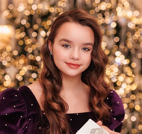 L évolution fascinante d Anastasia Knyazeva élue plus belle petite